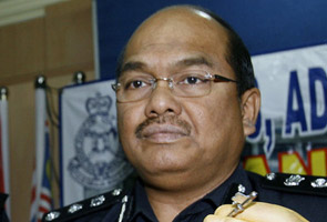 Acid splash victim reported stable | Astro Awani