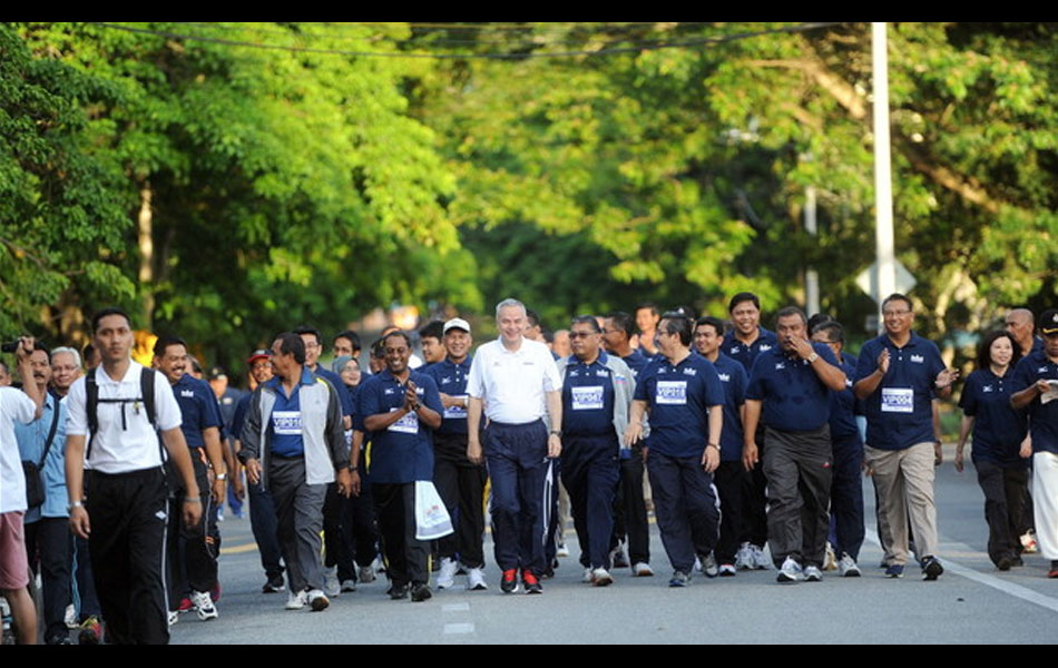 Raja Dr Nazrin Shah, diisytihar Sultan Perak yang baharu | Astro Awani