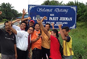 Kampung Parit Jerman residents elated over Germany's victory | Astro Awani