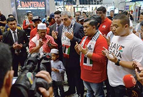 Carian mengenai topik armand-azhar-abu-hanifah | Astro Awani