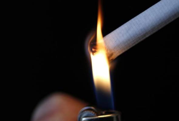 Tak sampai sebulan, budak 2 tahun kembali ketagih rokok | Astro Awani Tak sampai sebulan, budak 2 tahun kembali ketagih rokok | Astro Awani