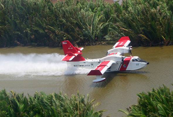Pesawat Bombardier diguna cari pemancing hilang di Teluk Ketapang ...