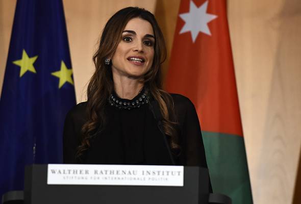 Permaisuri Rania balas 'jenaka bodoh' Charlie Hebdo | Astro Awani