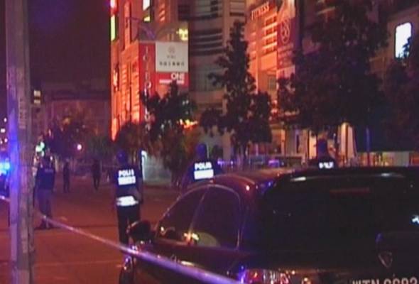 8 hurt in Puchong explosion | AWANI International
