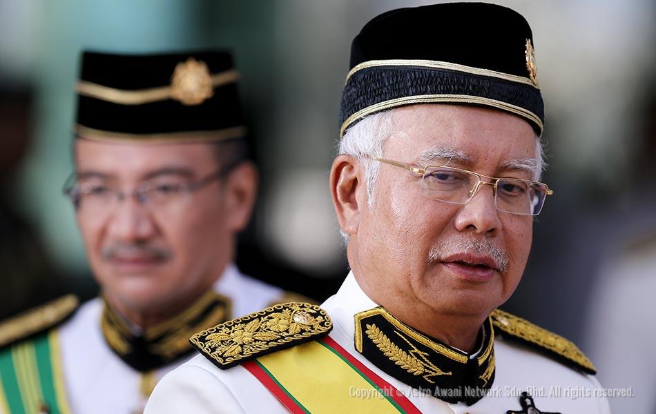YDP Agong graces the trooping of the colours ceremony | Astro Awani