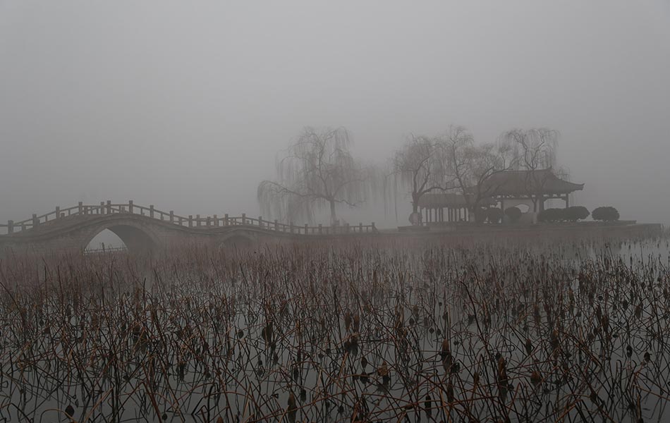 Beijing on red alert as smog blankets city | Astro Awani