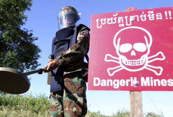 Legasi perang 6 juta periuk api di Kemboja | Astro Awani