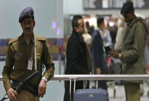 Polis di India diarah kurangkan senyuman | Astro Awani