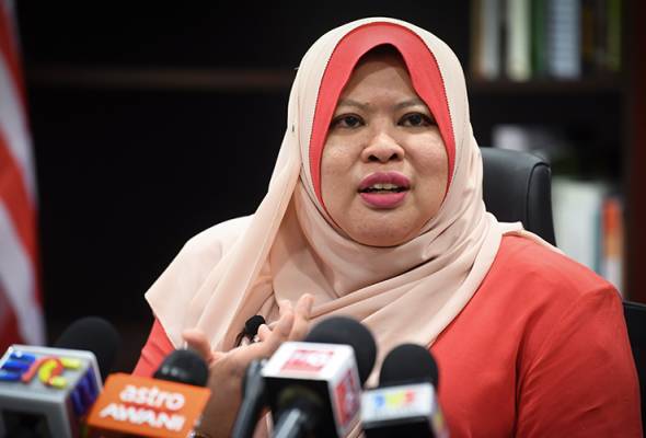 Rina pertahan jawatan Ketua Srikandi Bersatu | Astro Awani Rina pertahan jawatan Ketua Srikandi Bersatu | Astro Awani