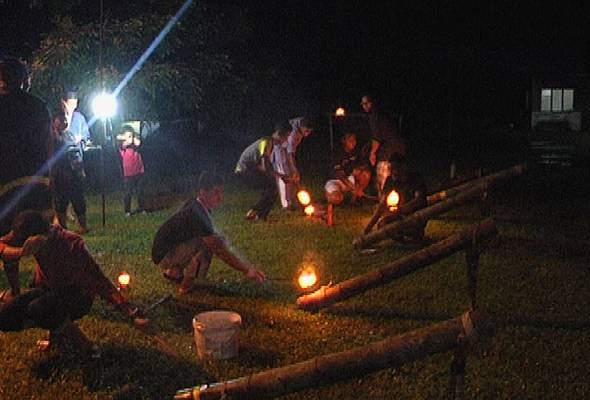 Meriam buluh terus gegarkan Kampung Talang Troso | Astro Awani