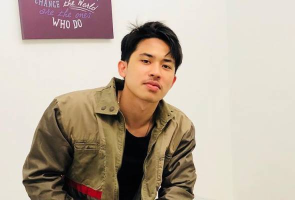 Actor charged with enticing married woman | Astro Awani