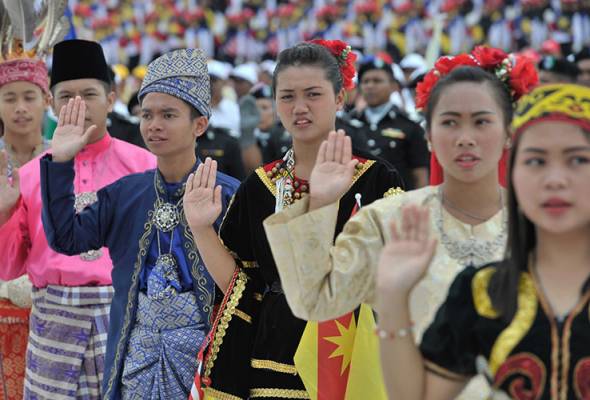 Politik identiti asas teras atau halangan kepada perpaduan nasional ...