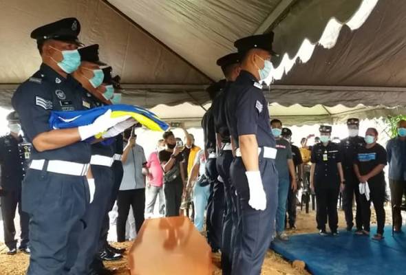Corporal Baharuddin laid to rest | AWANI International