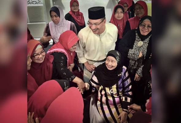 Mengenang Tun Rahah: Insan ini penyayang, prihatin, baik hati dan tabah ...