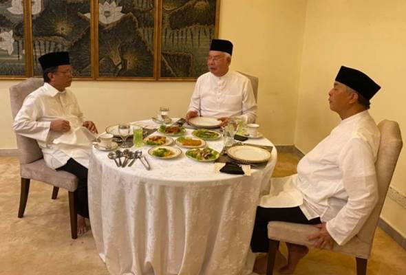 Carian mengenai topik tun-rahah-meninggal-dunia | Astro Awani