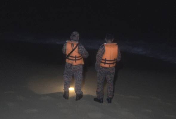 Family touched by efforts to find missing sea bather | AWANI International