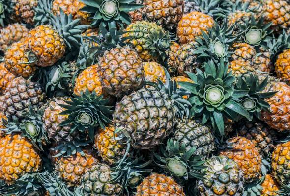 FAMA helps to sell Johor Moris pineapple for RM1 each | AWANI International