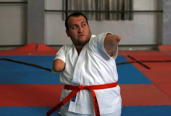 Kekurangan diri tidak halang pemuda Gaza ini pelajari karate | Astro Awani