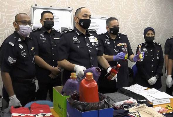 Dua kumpulan ambil upah simbah cat merah ditahan | Astro Awani