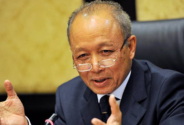 I will carry out my responsibilities efficiently, says Arifin | AWANI ...