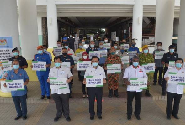 Program vaksinasi kumpulan pertama di Miri berjalan lancar | Astro Awani