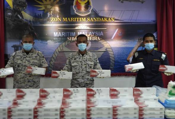 Juragan terjun dari bot, selinap hutan bakau tinggalkan 900 karton ...