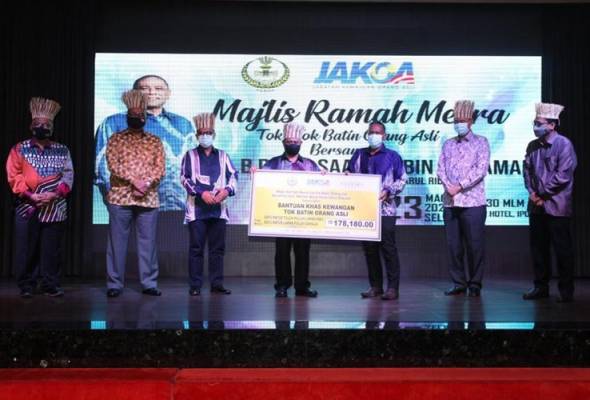 Tok Batin kumpulan pertama penerima vaksin di kalangan Orang Asli Perak ...