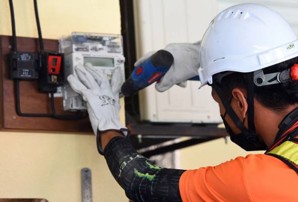 Hubungi TNB untuk sahkan identiti pemasang meter pintar | Astro Awani