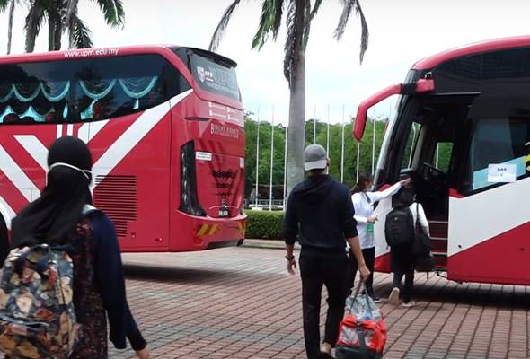 IPT students begin exodus home for Aidilfitri | Astro Awani