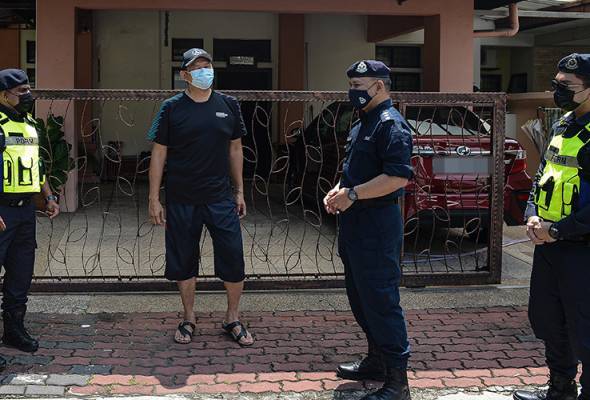 Polis Cheras nafi wujud 'double standard' rondaan SOP | Astro Awani