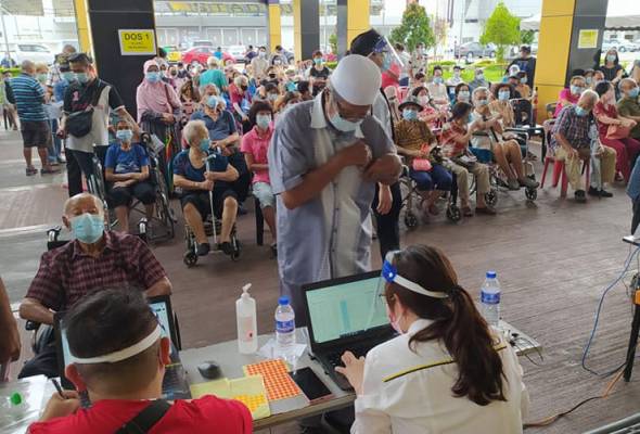 Congestion at Ipoh PPV due to presence of individuals who missed their ... Congestion at Ipoh PPV due to presence of individuals who missed their ...