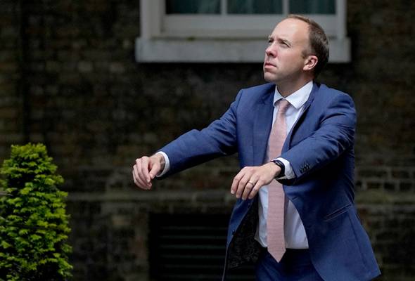 COVID-19: England tawar vaksin kepada individu 25-29 tahun | Astro Awani