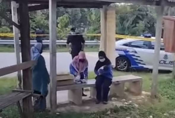 Bayi perempuan ditemui ditinggalkan dalam kotak di pondok bas | Astro Awani