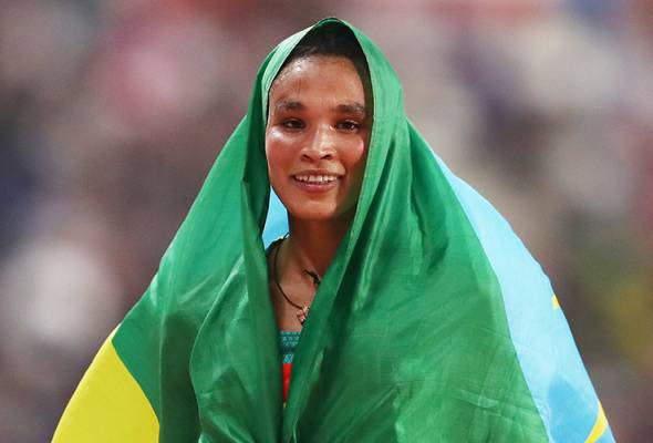 Gidey breaks two-day-old 10,000m world record | AWANI International