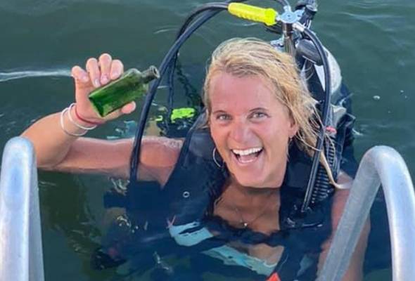 Penyelam jumpa nota bertarikh November 1926 dalam sebuah botol di ...