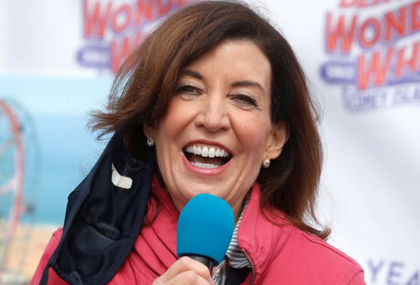 Kathy Hochul to become first woman to lead New York | AWANI International