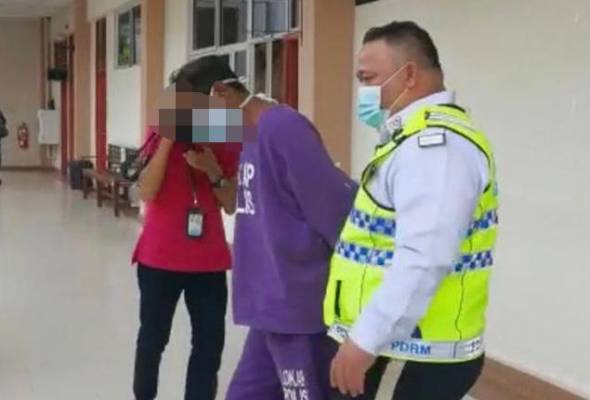 Pemandu Proton Preve rempuh enam motosikal direman seminggu | Astro Awani