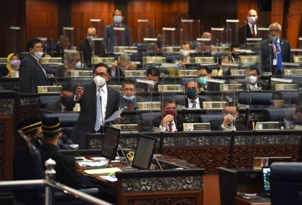 Anwar persoal RM2 bilion diberi kepada konsultan luar siapkan Buku RMK ... Anwar persoal RM2 bilion diberi kepada konsultan luar siapkan Buku RMK ...