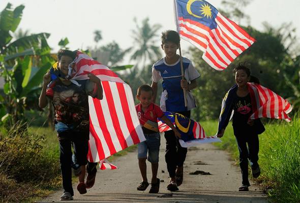 Lima putera raja ajak rakyat hayati pengertian merdeka | Astro Awani