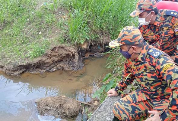 Bomba Johor kesan pencemaran sisa industri berbahaya di lokasi tali air ...