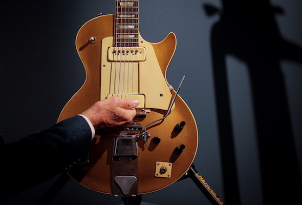 Legendary electric guitar inventor Les Paul's personal Gibson up for ...