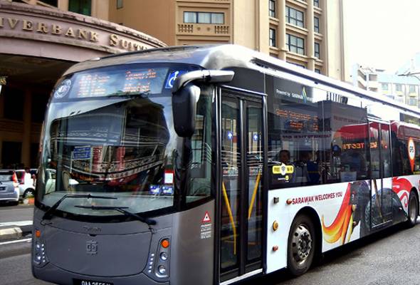 Bas ekspres di Sarawak dibenar beroperasi pada kapasiti penuh bermula ...