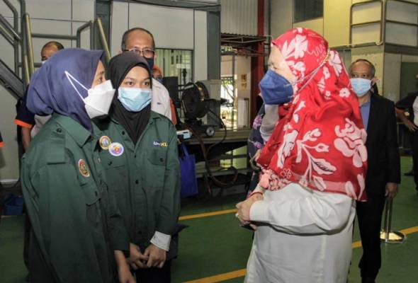 96.1 peratus graduan UniKL MFI berjaya dapat kerja | Astro Awani