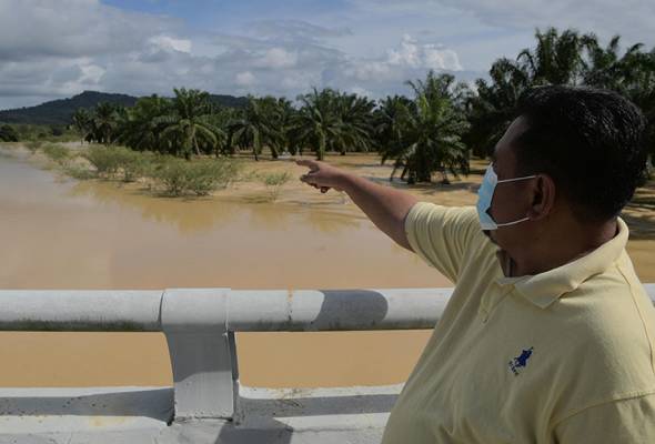 Residents near Sungai Muar alerted of potential flood | AWANI International