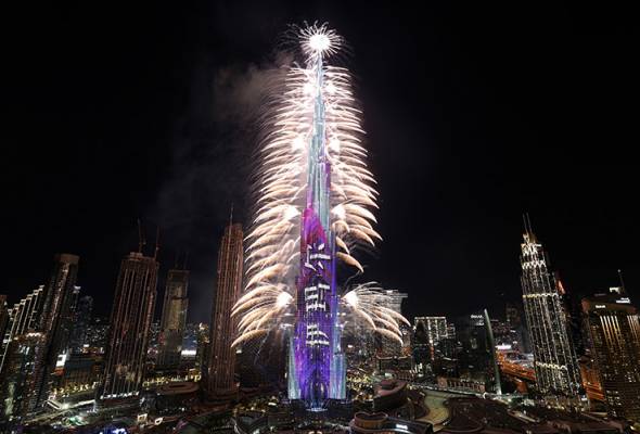 COVID-19: UAE larang rakyat tidak divaksin ke luar negara | Astro Awani