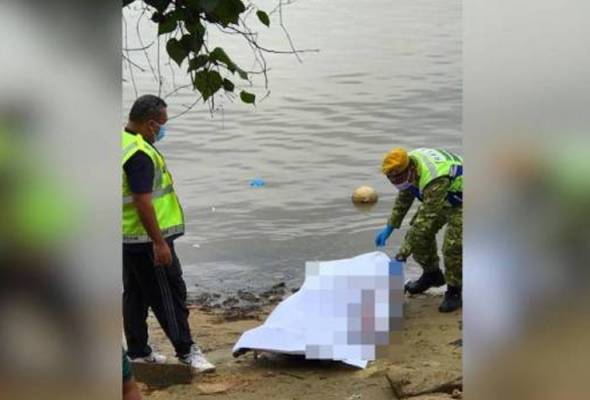 Penduduk gempar penemuan mayat terapung di jeti lama | Astro Awani