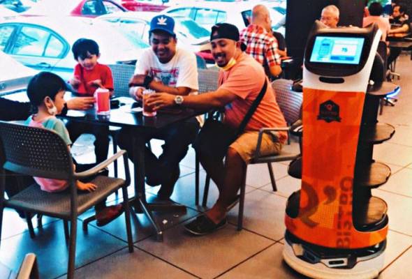 Restoran mamak guna robot layan pelanggan, tangani isu kekurangan ...