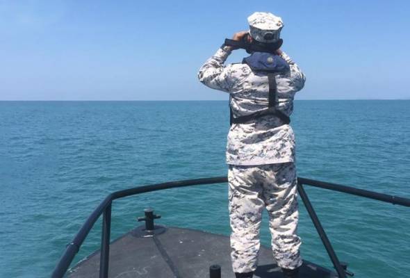 Penyeludup ketum guna bot mewah rempuh bot Maritim Malaysia | Astro Awani