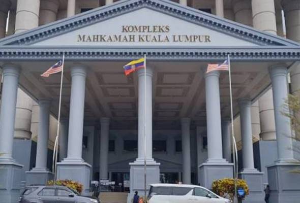 Buli siber pempengaruh Esha, pemandu lori dipenjara 12 bulan | Astro Awani