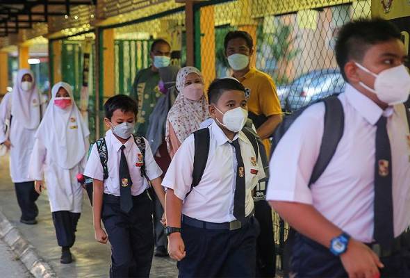 Sesi persekolahan kalendar baharu bermula hari ini | Astro Awani